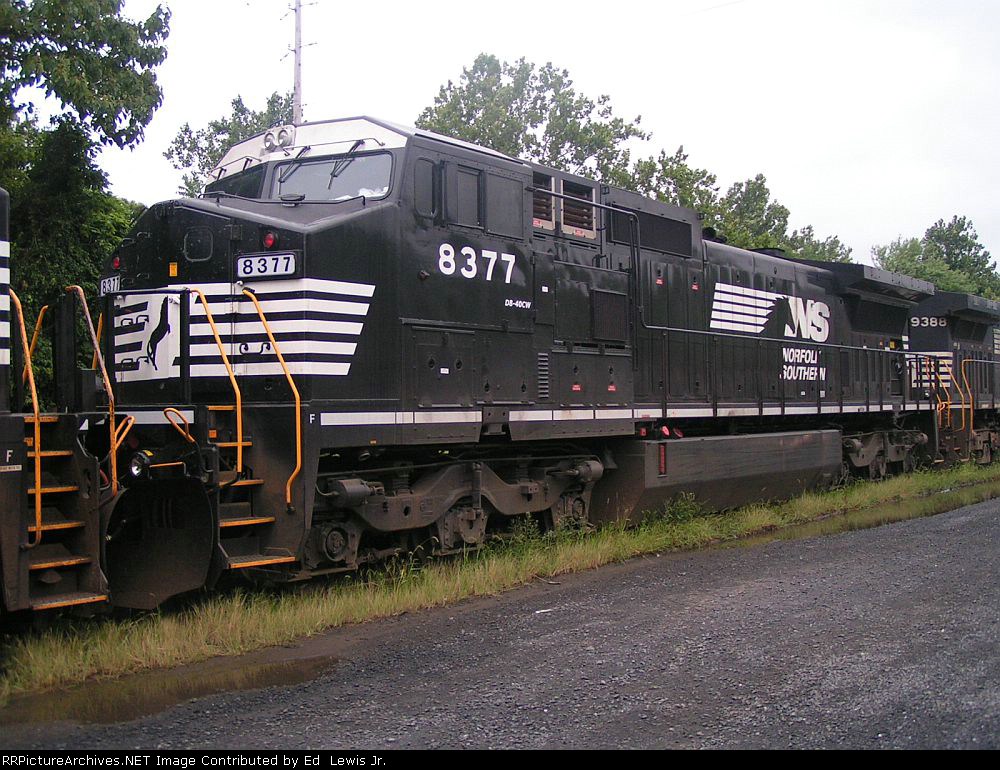 NS 8377 with the class lights!!